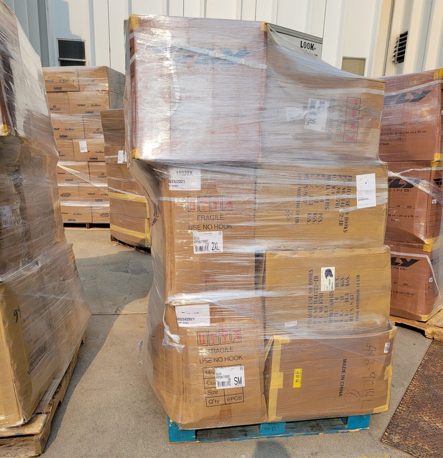 Motorcycle Helmet liquidation Case - 4 Helmets per Case, DOT Approved